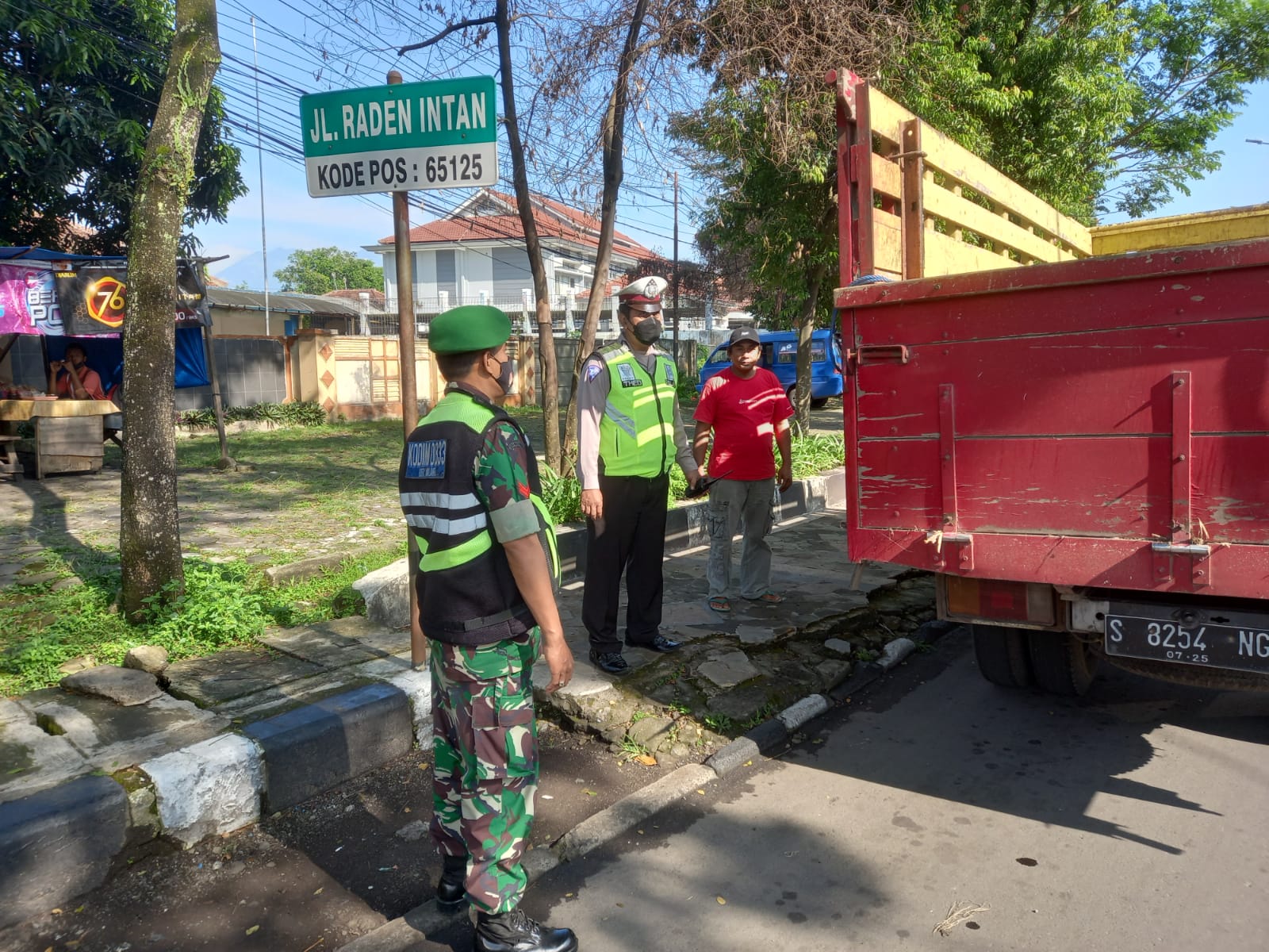 TNI POLRI Jajaran Samping Pemkot Malang Laksanakan Operasi Gabungan ... TNI POLRI Jajaran Samping Pemkot Malang Laksanakan Operasi Gabungan ...