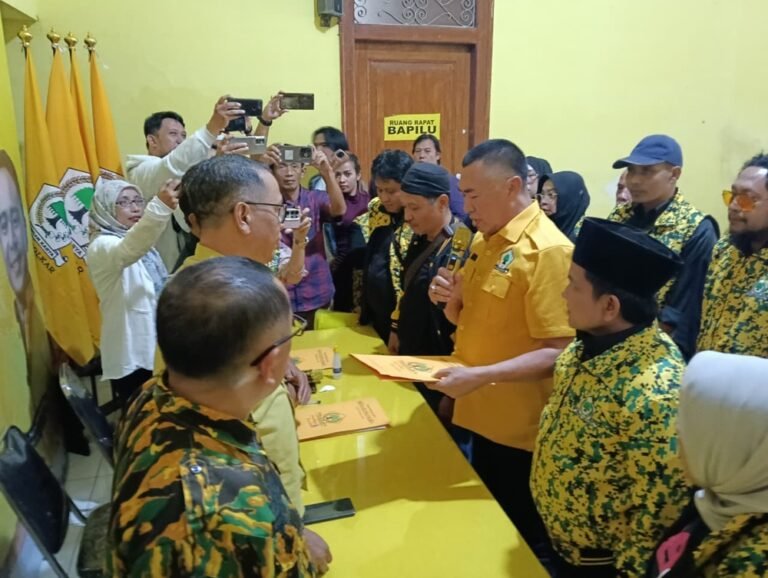Abah Anton Resmi Daftar Bakal Calon Ketua DPD Golkar Kota Malang, 3 ...
